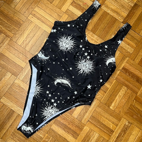 ROMWE | Swim | Nwot Romwe Black Celestial Sun Moon Stars Onepiece ...